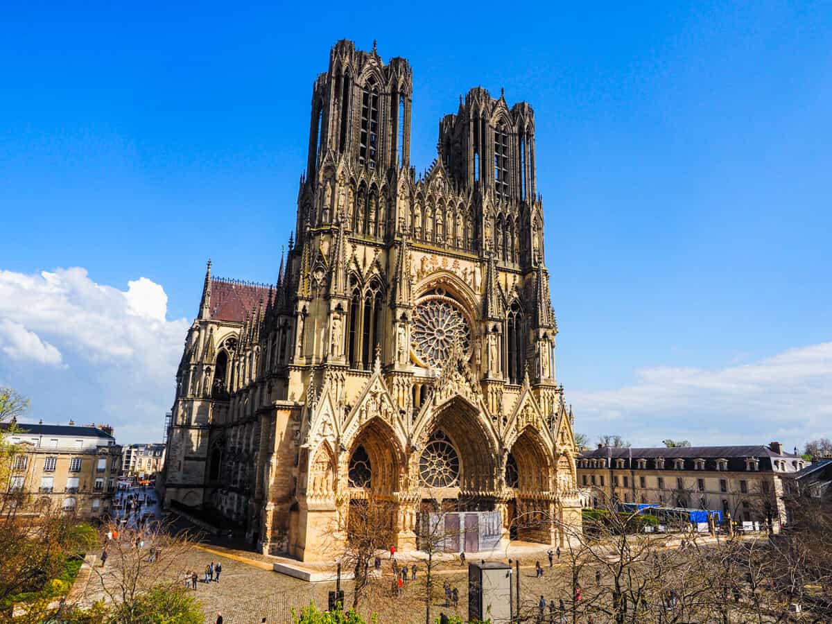 Epernay or Reims: Which One Should You Visit During a Trip to Champagne? - France Voyager