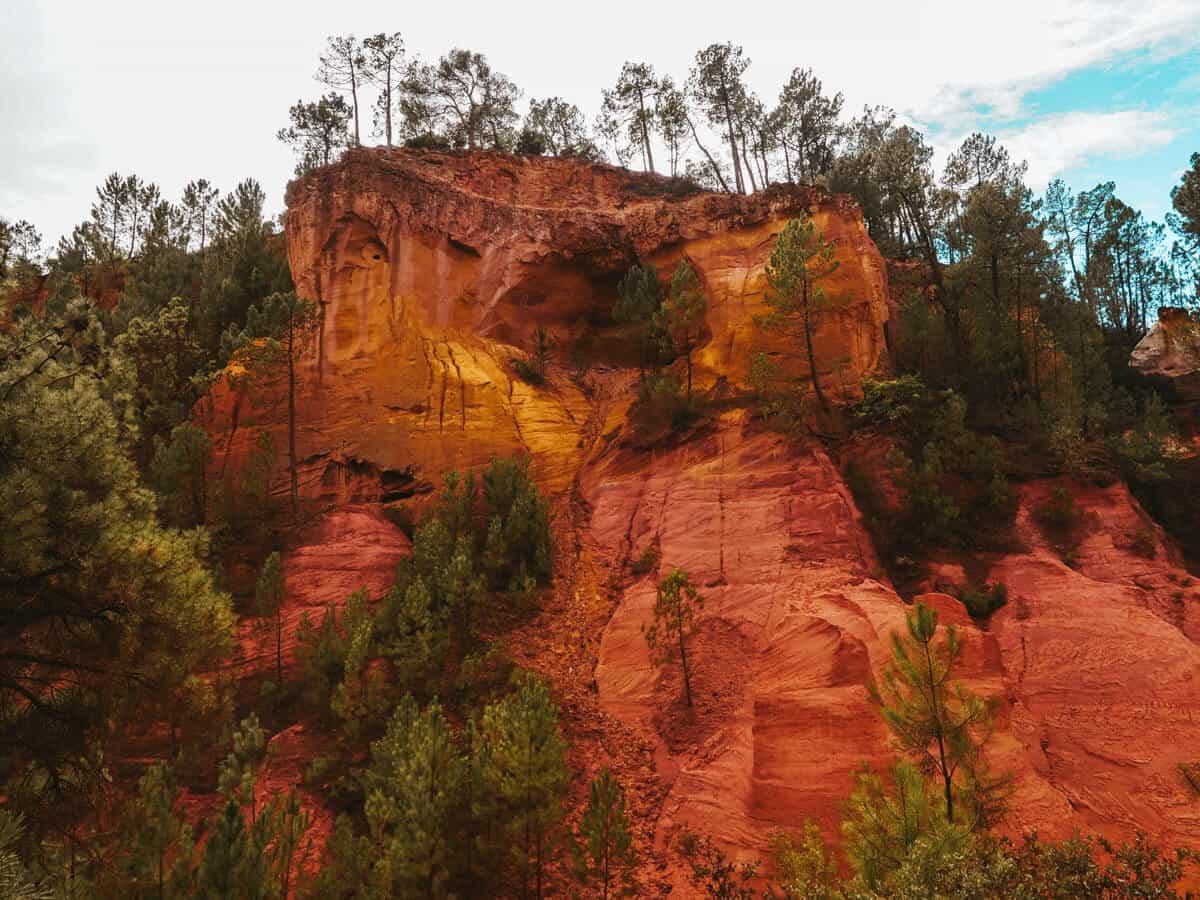 Exploring the Ochre Trail in Roussillon Guide - France Voyager