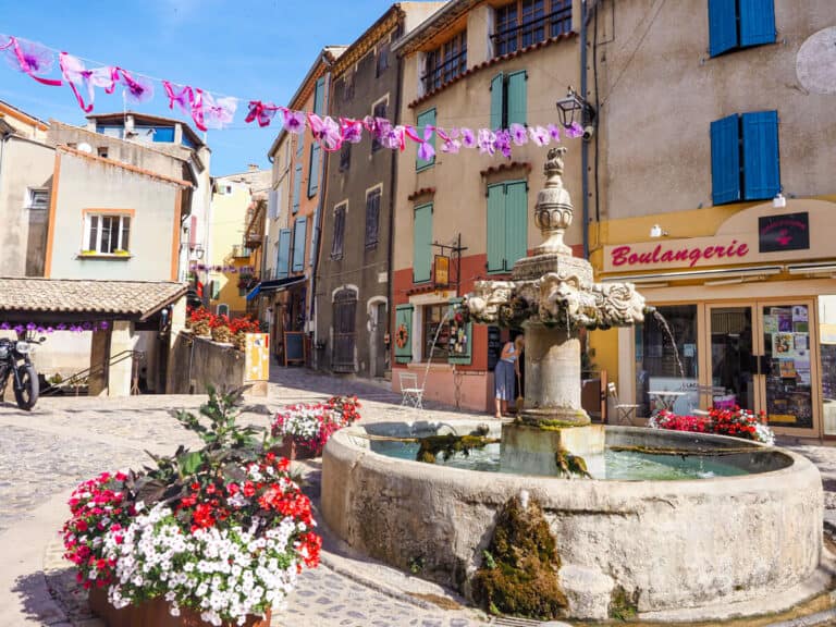How to Visit the Lavender Fields of Valensole: Full Itinerary, Map ...